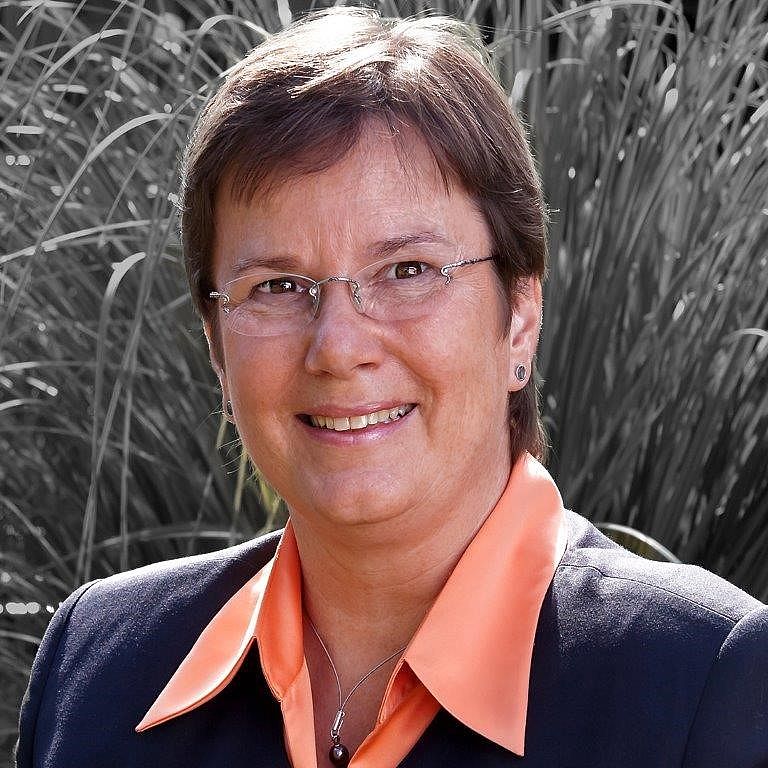 Angela Witt's Instagram, Twitter & Facebook on IDCrawl